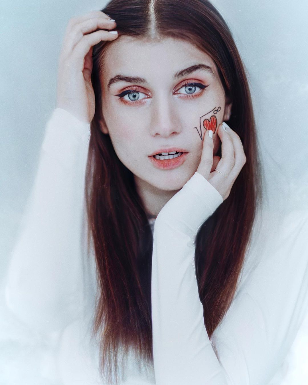 Jerry Heil уезжает в США ради возможной карьеры в Голливуде, фото | РБК ...