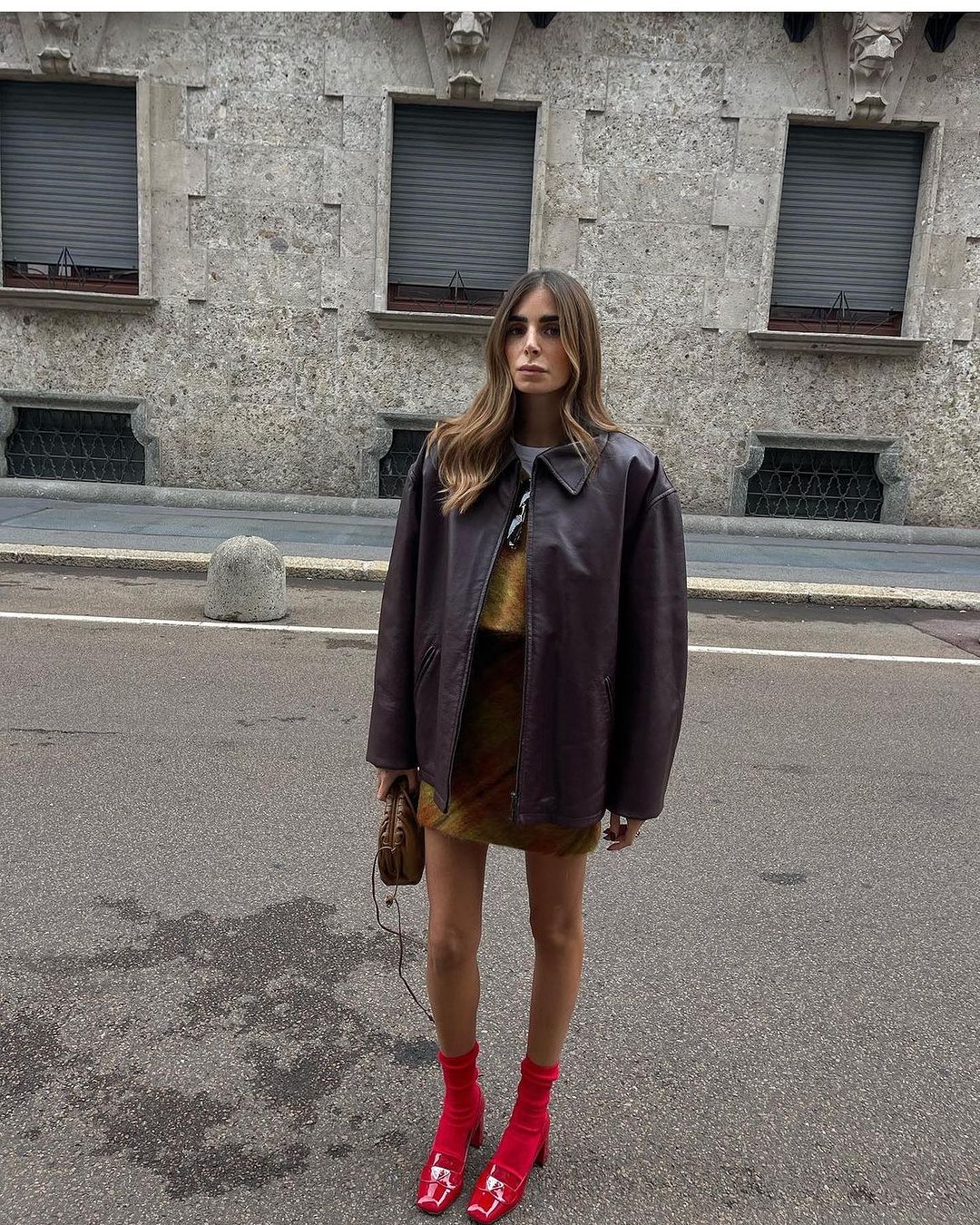 Стиліст показала з чим носити трендове червоне взуття модні варіанти Читайте на Ukr Net