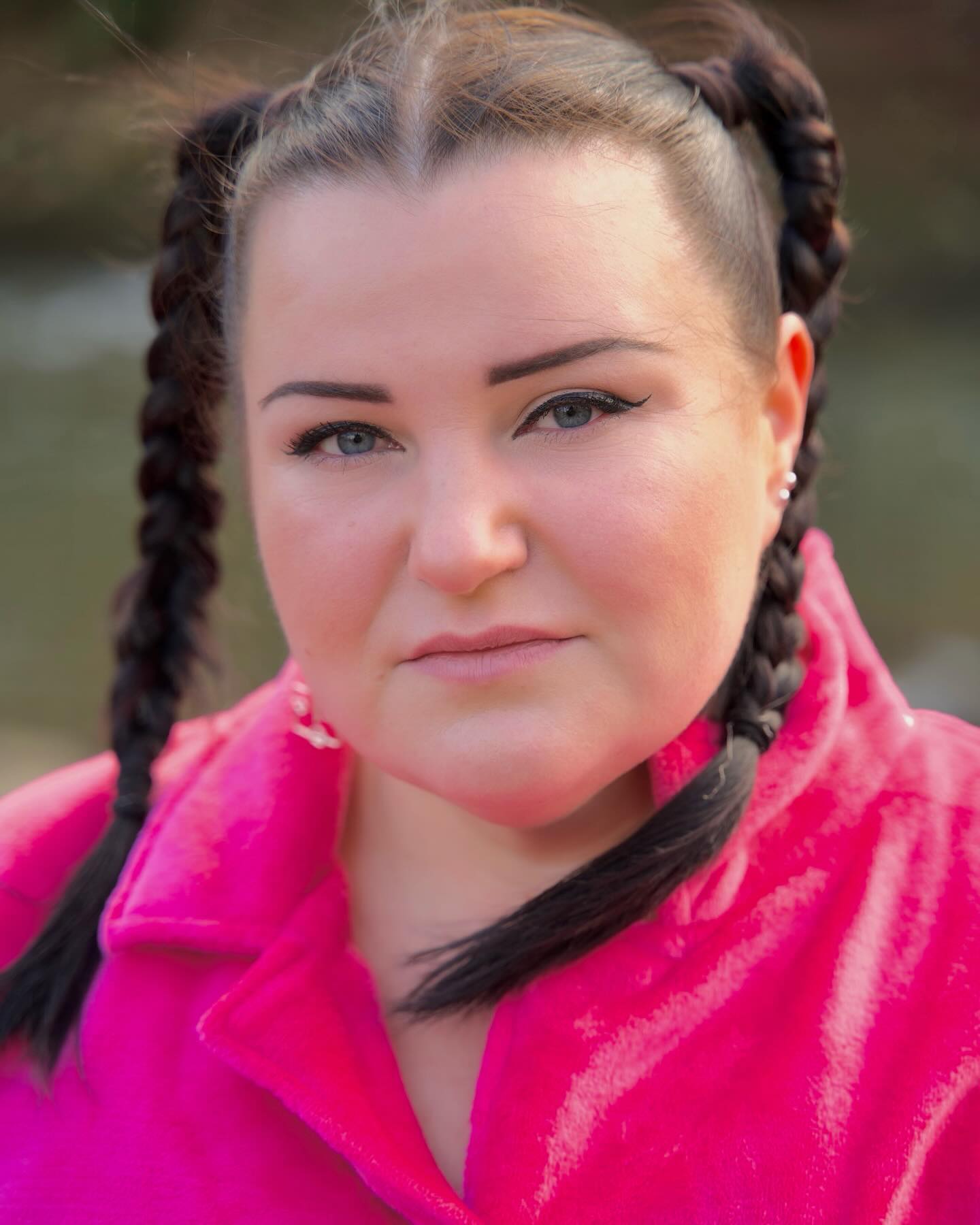 Працювала колектором і мала скандальний псевдонім: яким було життя Alyona Alyona до популярності