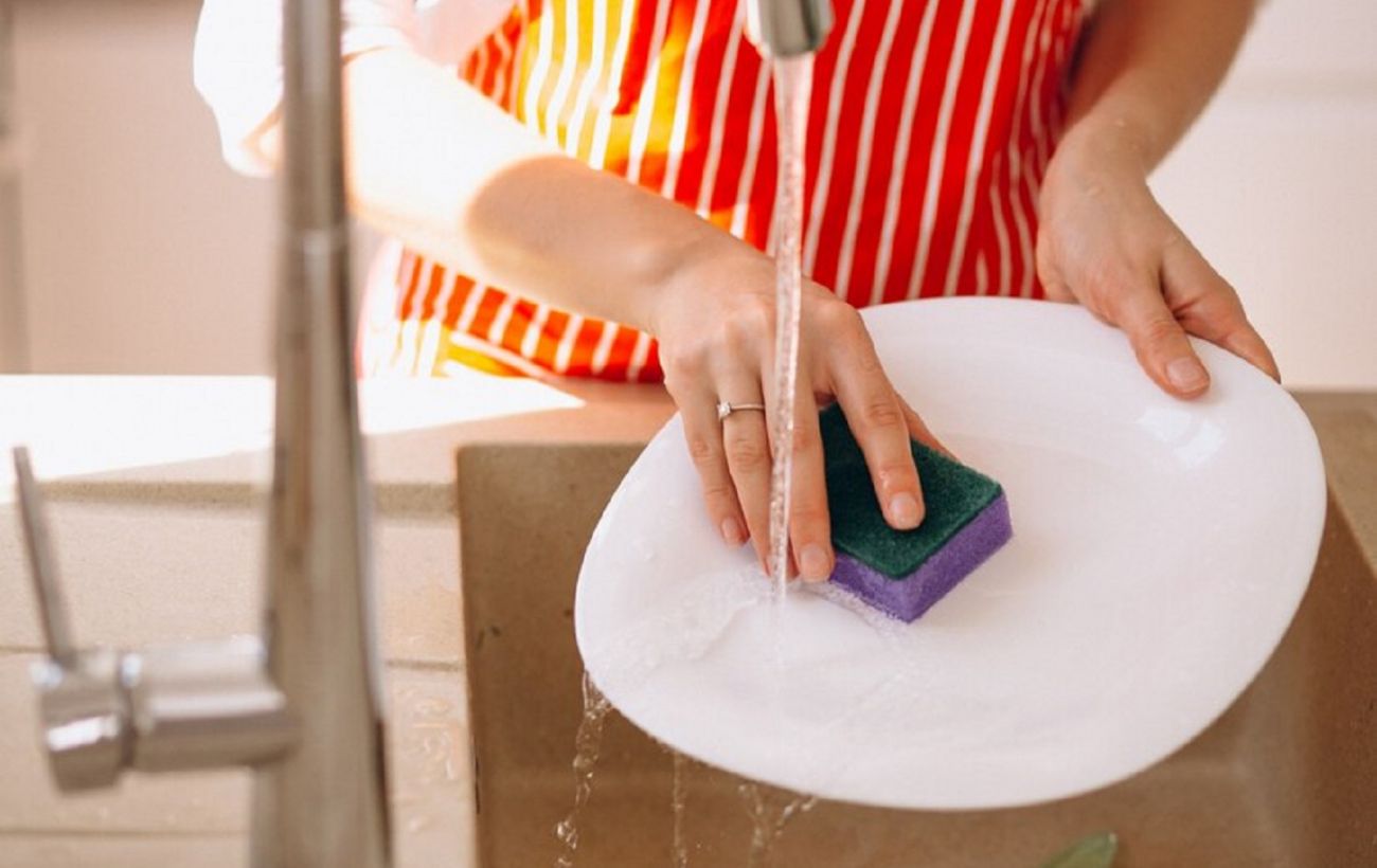 Чим замінити засіб для миття посуду - лайфхаки | РБК-Україна