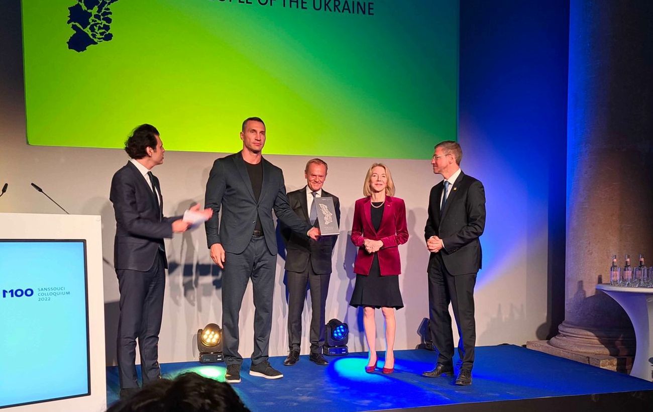 Премия M100 Media Award, которой наградили всех украинцев, достанется ...