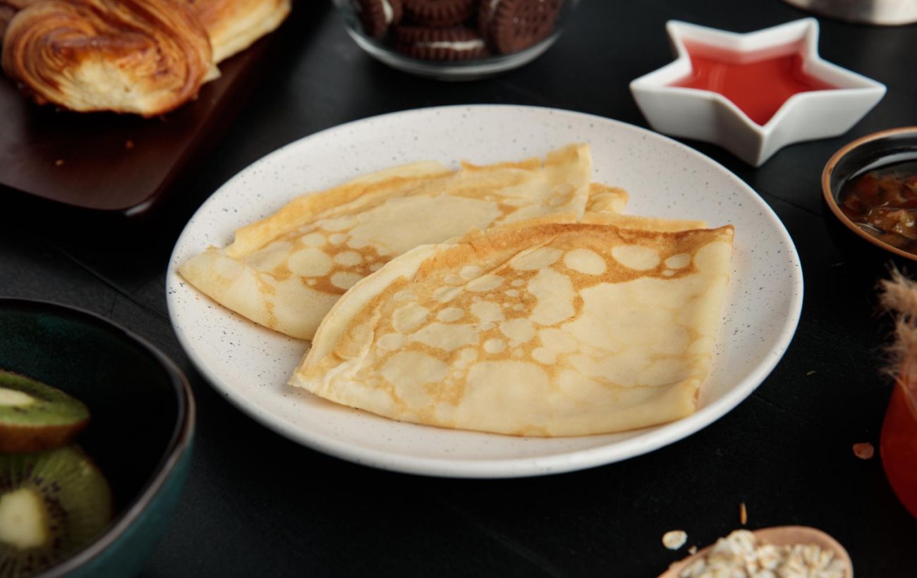 Млинці рвуться і пригорають до сковорідки - поширені помилки | РБК-Україна